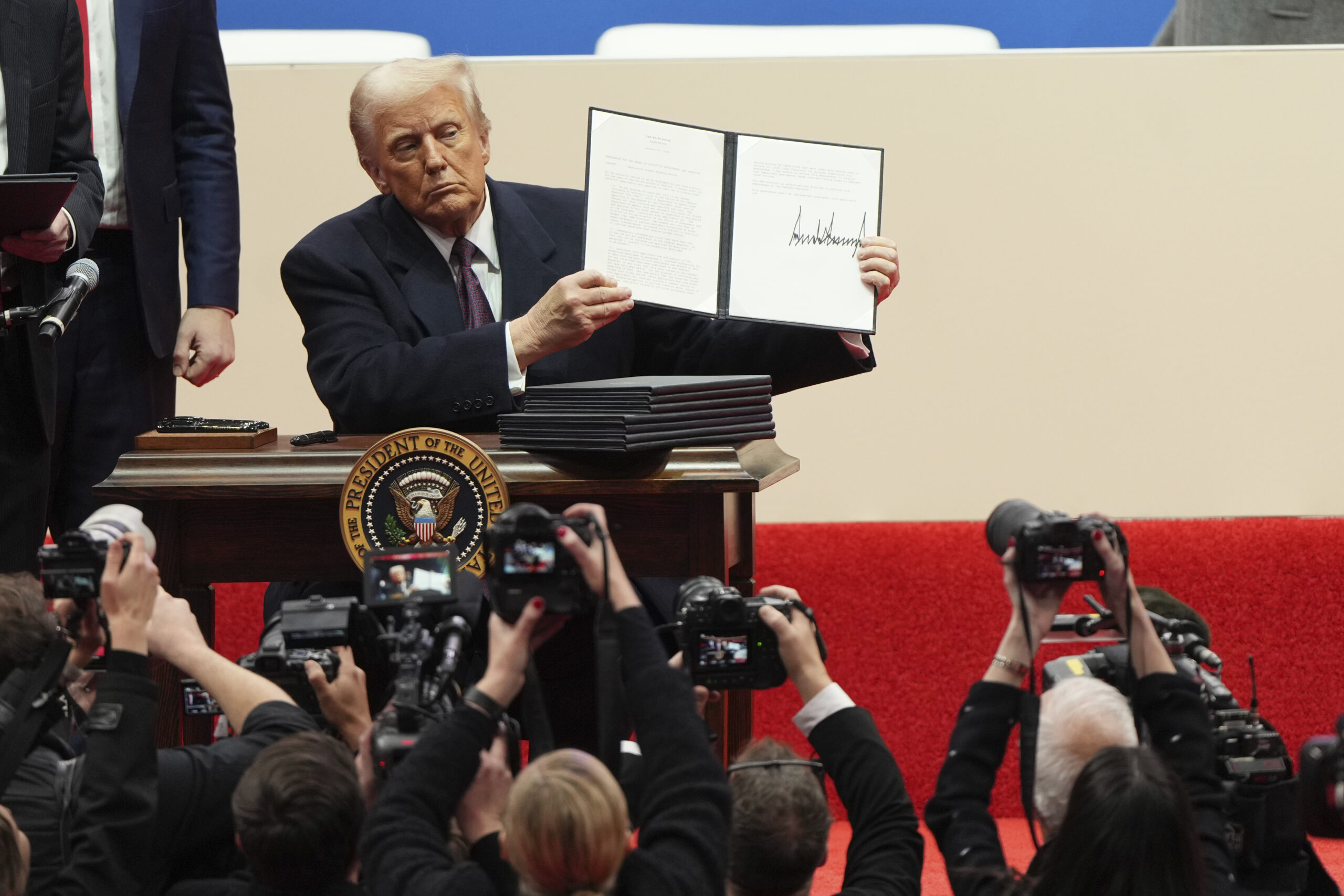 Trump Revokes Biden’s 2021 Executive Order Expanding Voting Access ...